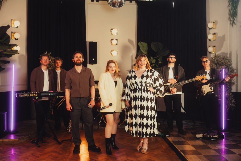 Soundwave - Rock and Pop Wedding Band Hire In London