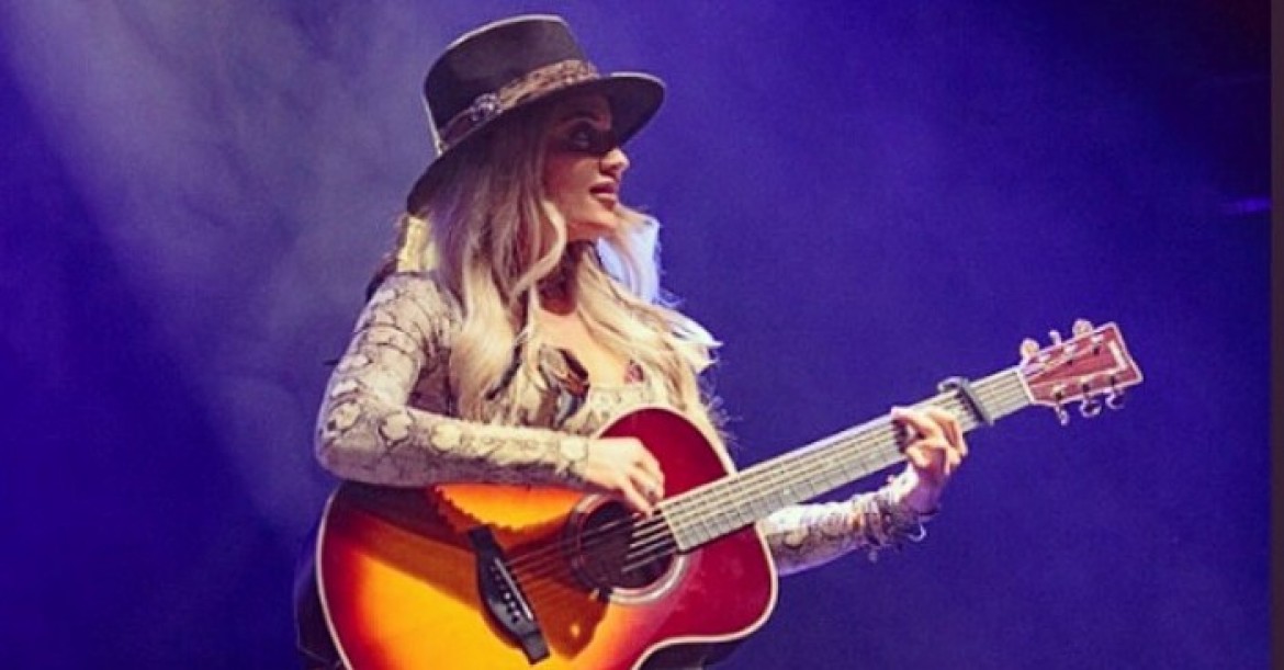 Abi - Singer & Guitarist for Hire from the Midlands