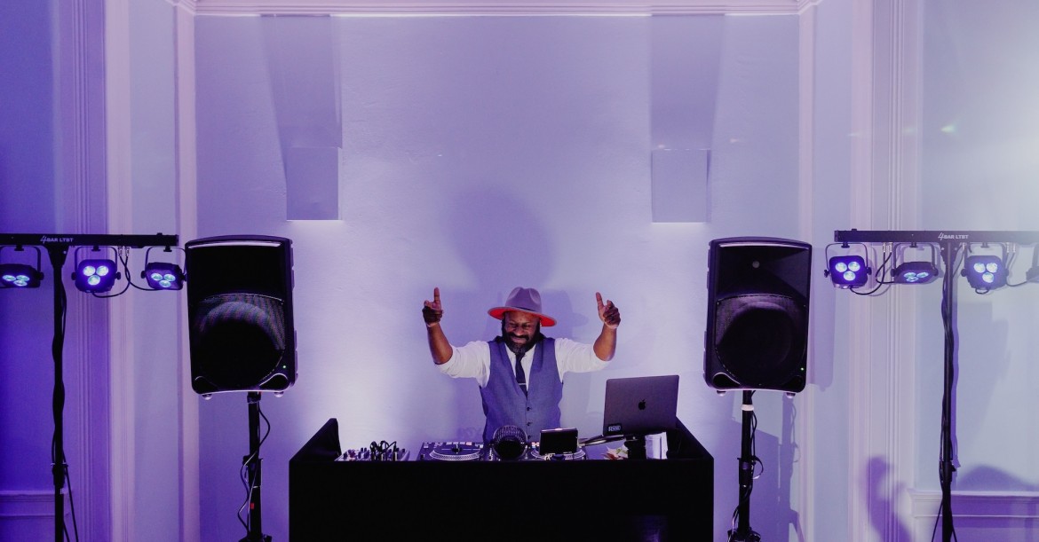 DJ Mac - Professional DJ For Hire From London