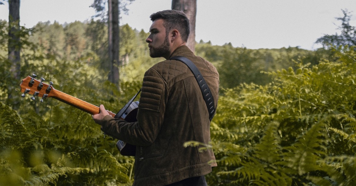 Callum Acoustic - Singer Guitarist From Cheshire