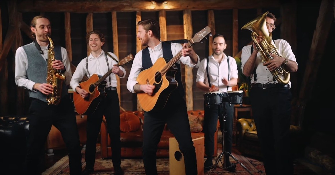When In Roam - 5-Piece Acoustic Roaming Band
