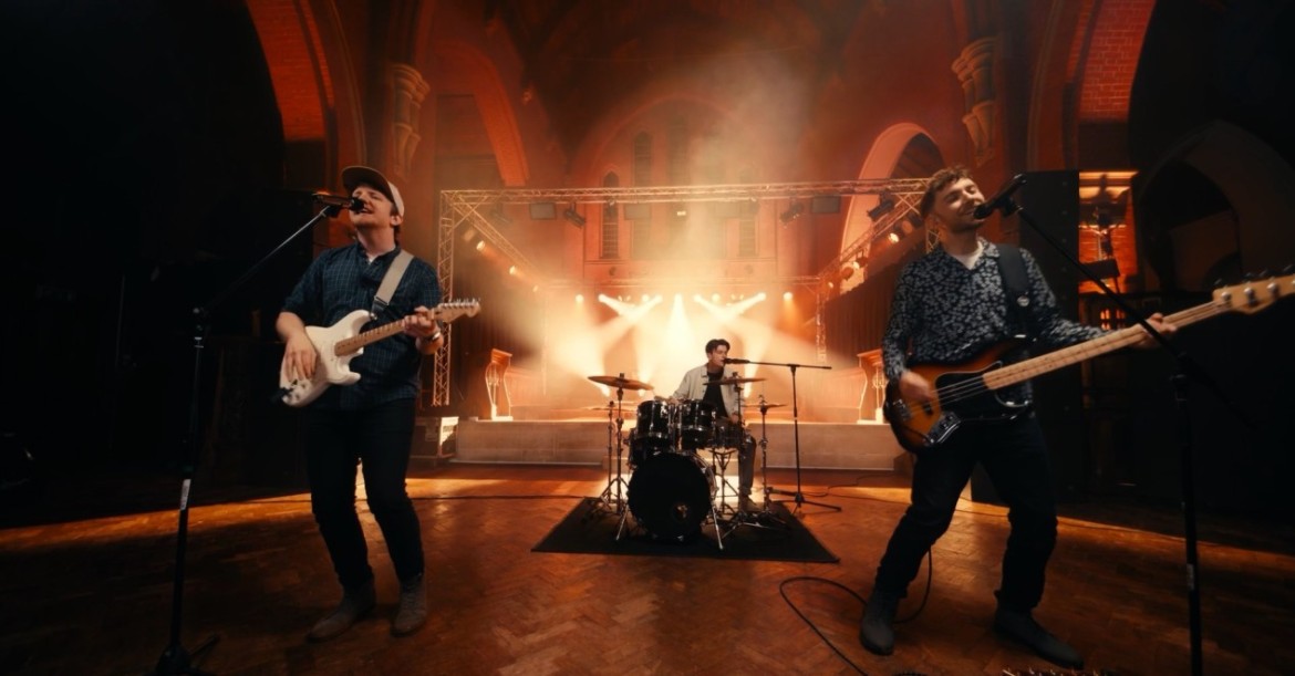 Apex Three - Striking 3-Piece Pop & Rock Band