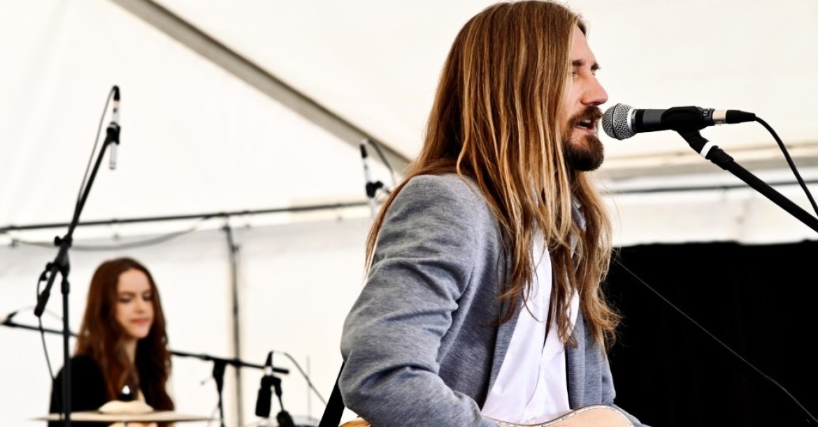 The Mystic Riffs - Exhilarating Pop And Indie Duo