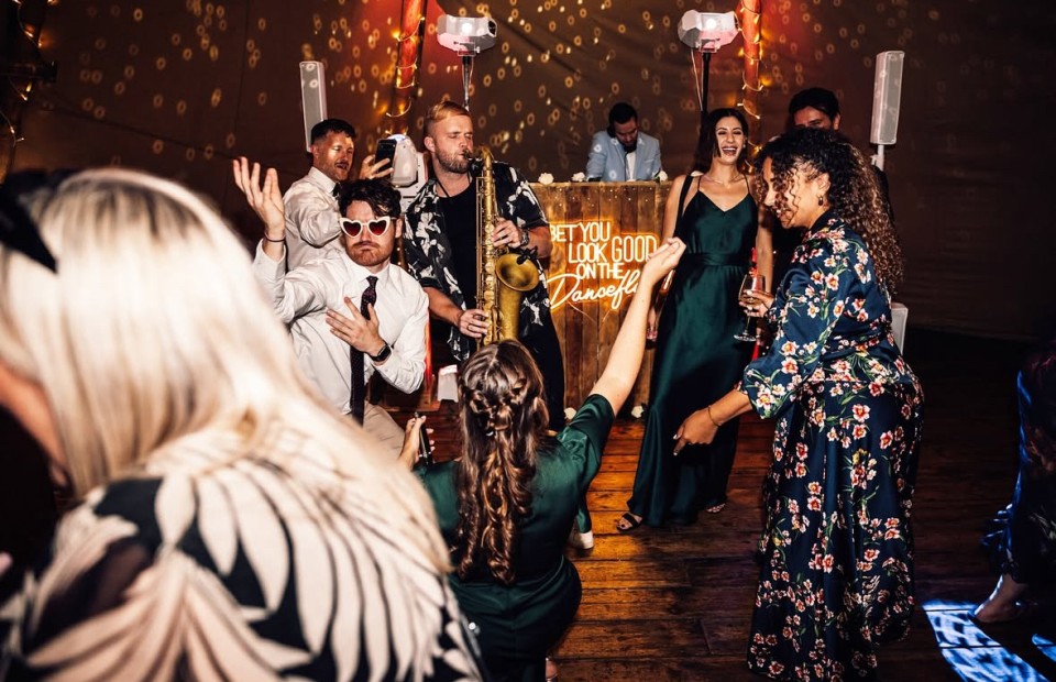 Echo DJ - Experienced Professional DJ